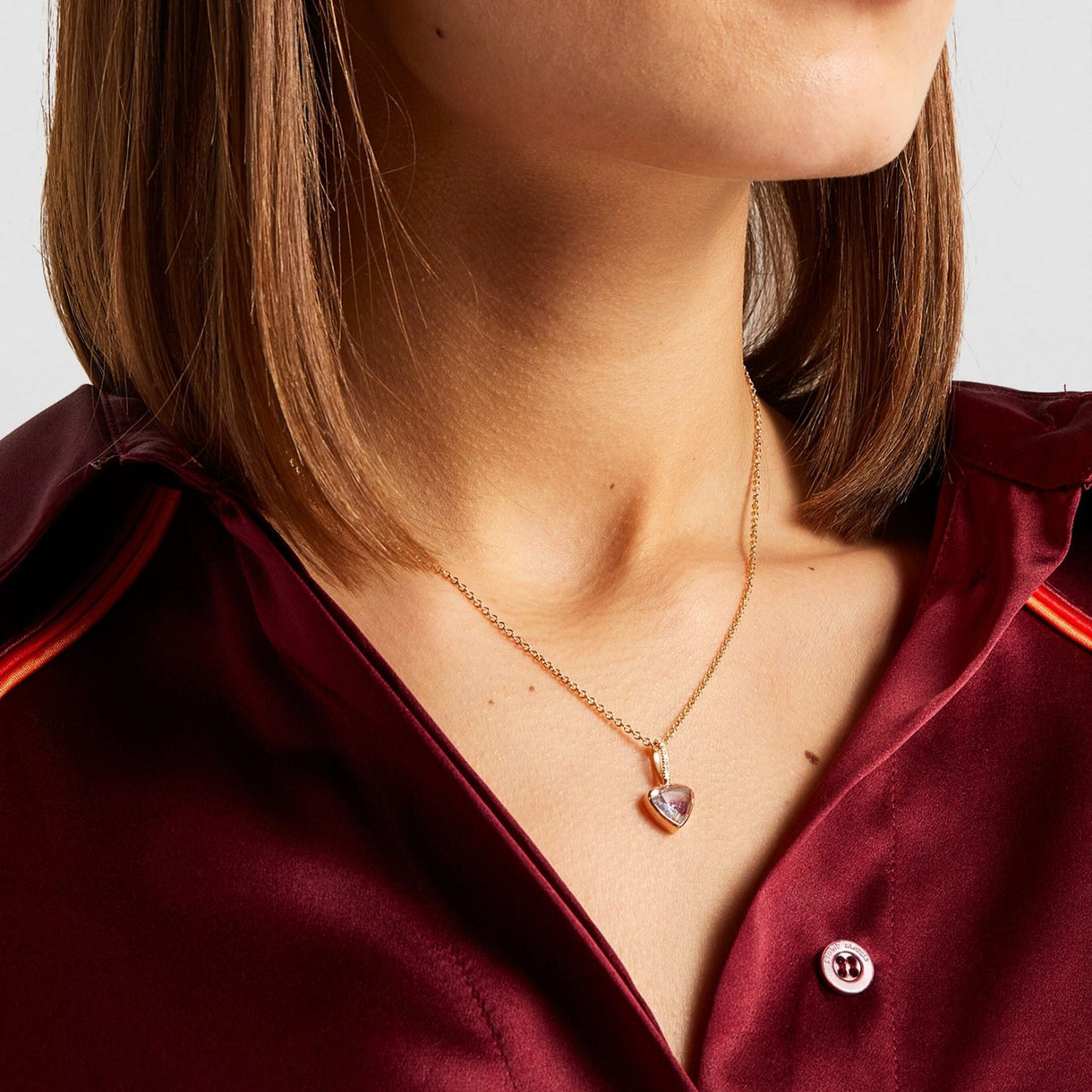 Naipe Charm Ruby in 18k gold - Moritz Glik